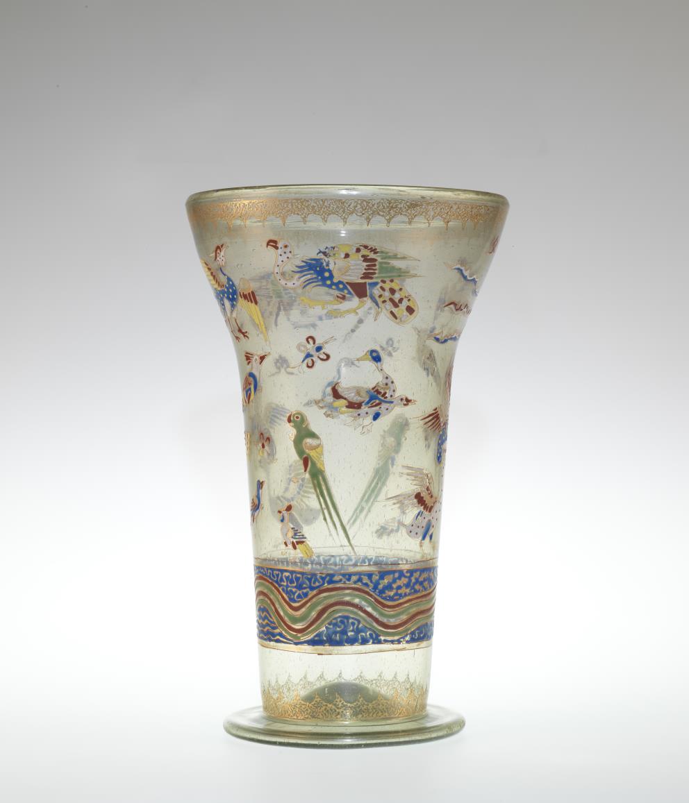 Beaker with flying birds - Museu Calouste Gulbenkian